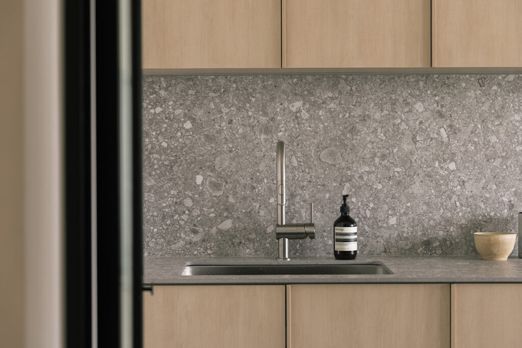 SE03 Milan Stone – Kstone